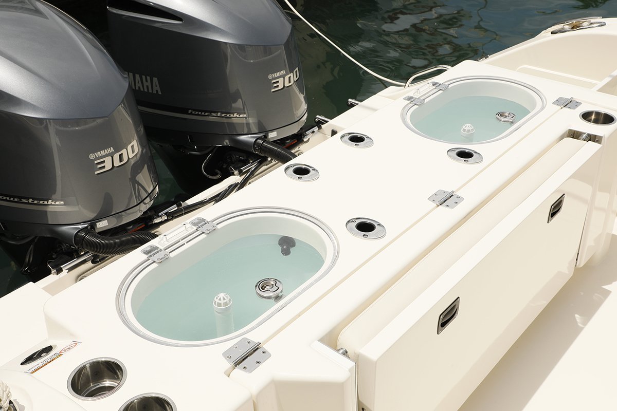 2019 Cobia 301 Centre Console | Boat Research | Yachthub