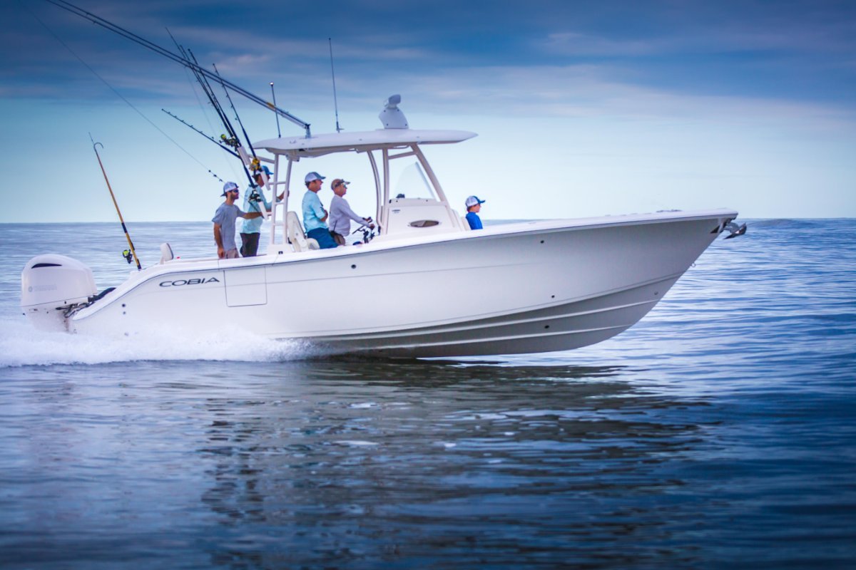 2019 Cobia 301 Centre Console | Boat Research | BoatsOnline