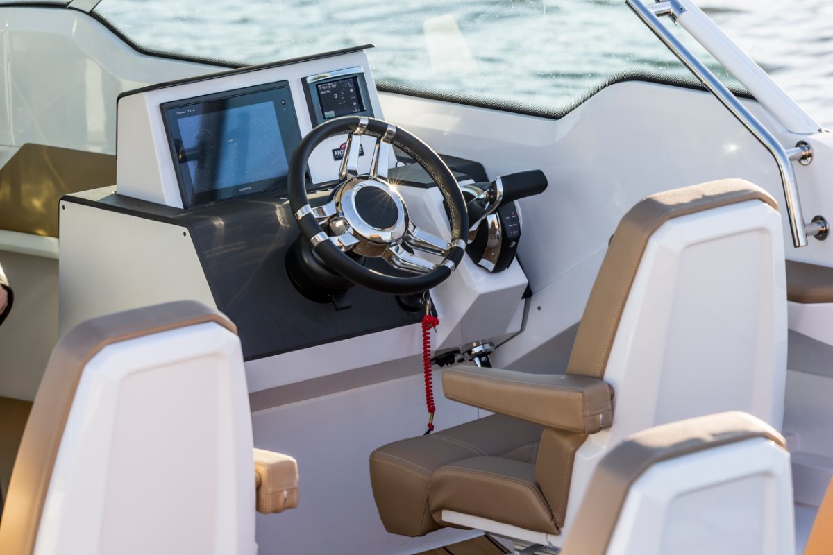 2019 Axopar 24 Hard Top | Boat Research | Yachthub