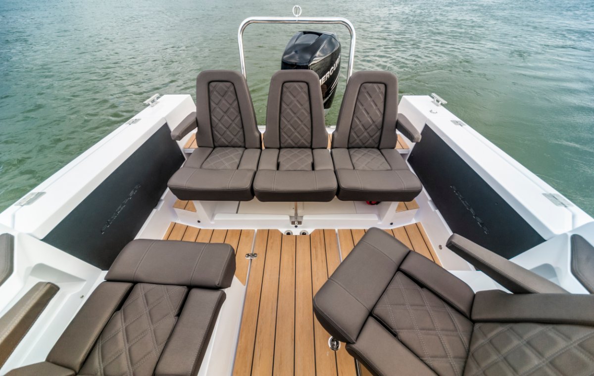 2019 Axopar 24 Hard Top | Boat Research | Yachthub