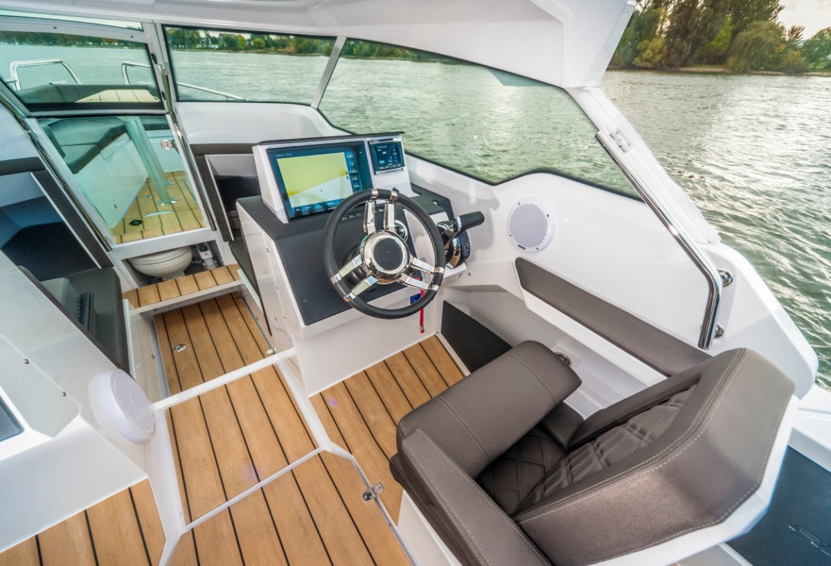2019 Axopar 24 Hard Top | Boat Research | Boats Online