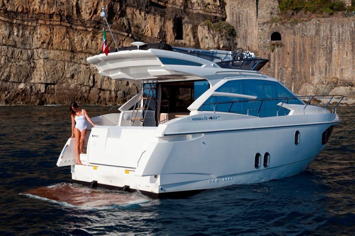 2019 Absolute 40 Fly | Boat Research | Yachthub