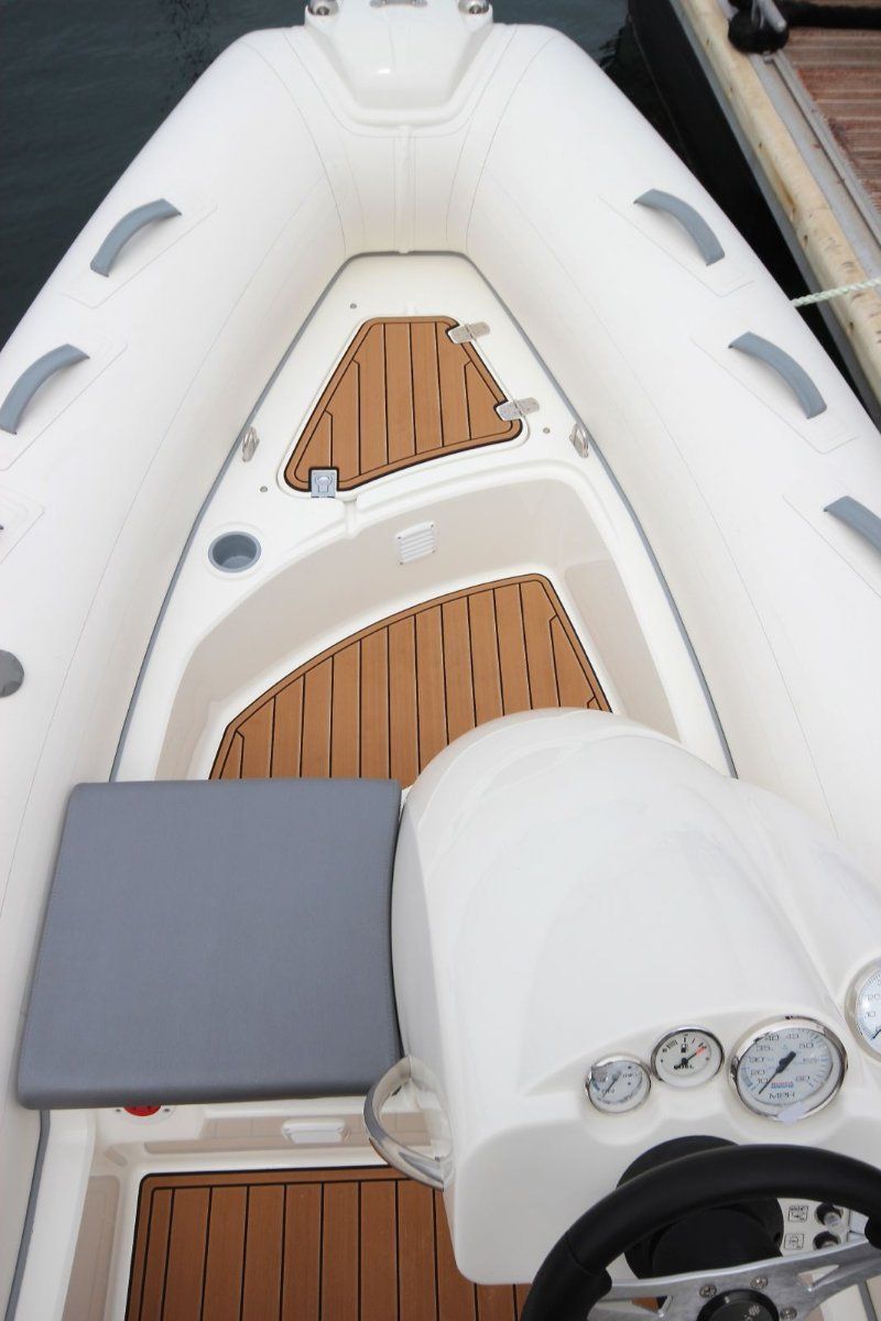 2019 Brig Eagle 380 | Boat Research | Boats Online
