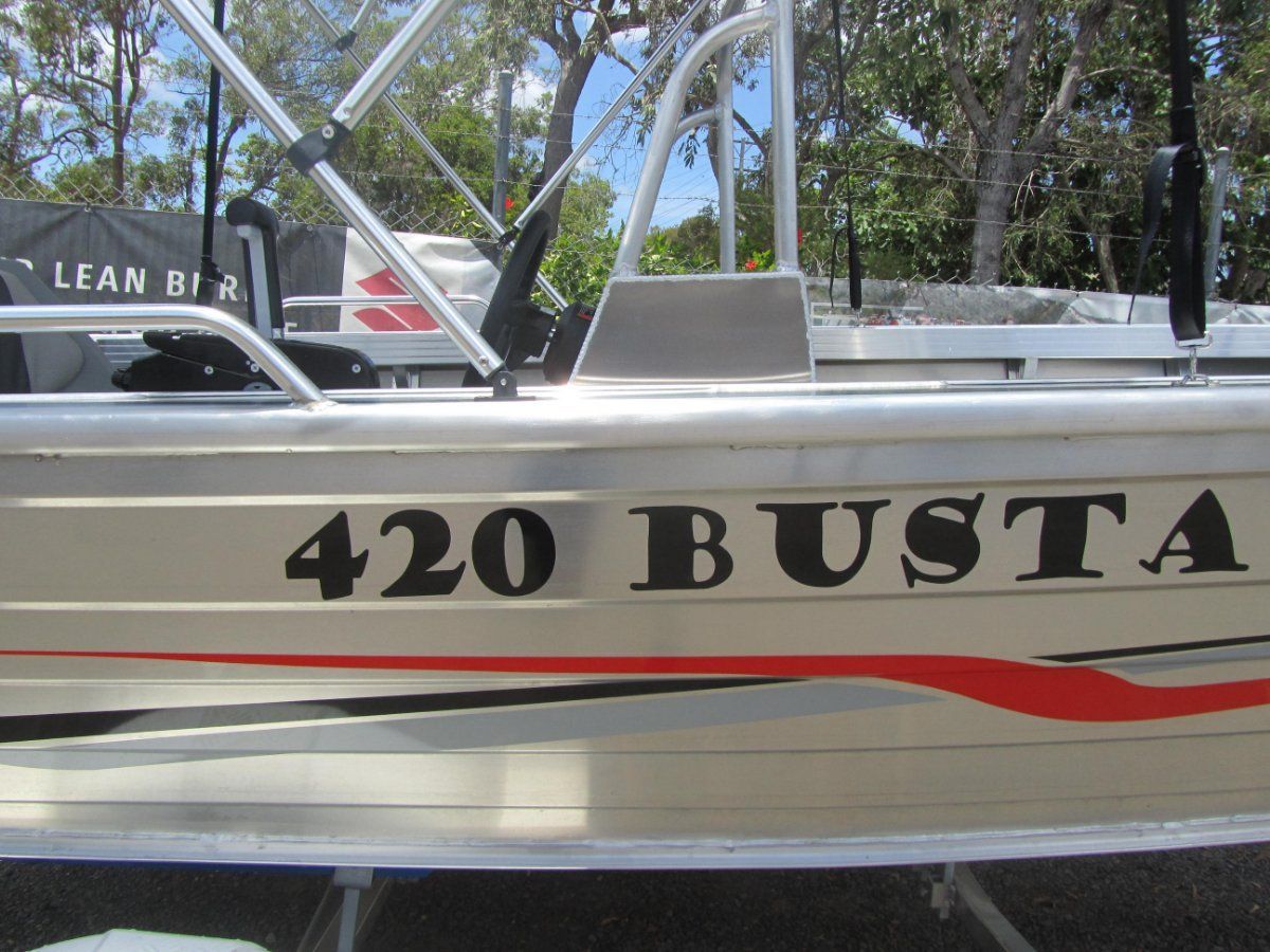 2018 Quintrex 420 Busta Side Console | Boat Research | Yachthub