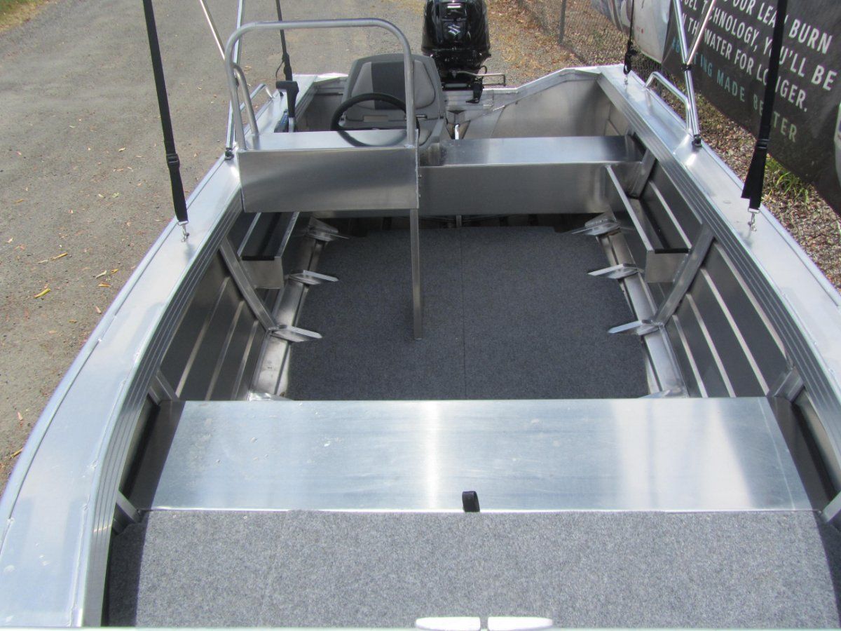 2018 Quintrex 420 Busta Side Console | Boat Research | BoatsOnline