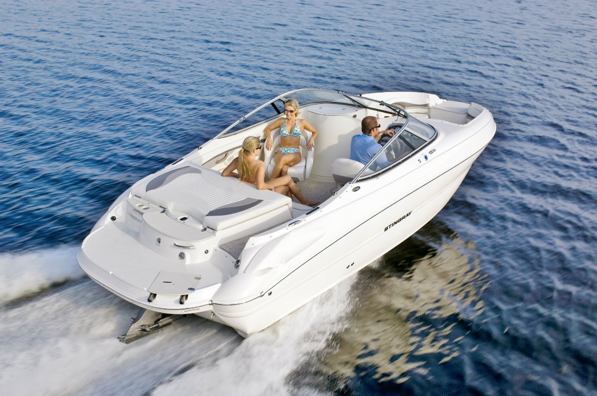 2015 Stingray 215lr | Boat Research | BoatsOnline