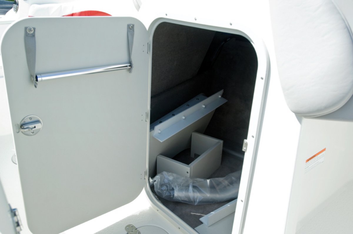 2015 Stingray 215lr | Boat Research | BoatsOnline