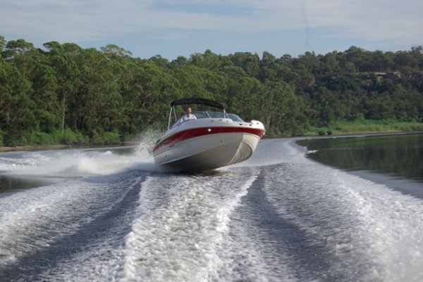 2015 Stingray 215lr | Boat Research | Yachthub