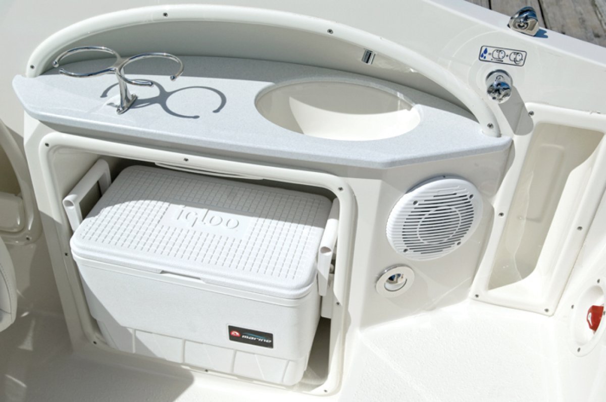 2015 Stingray 215lr | Boat Research | BoatsOnline