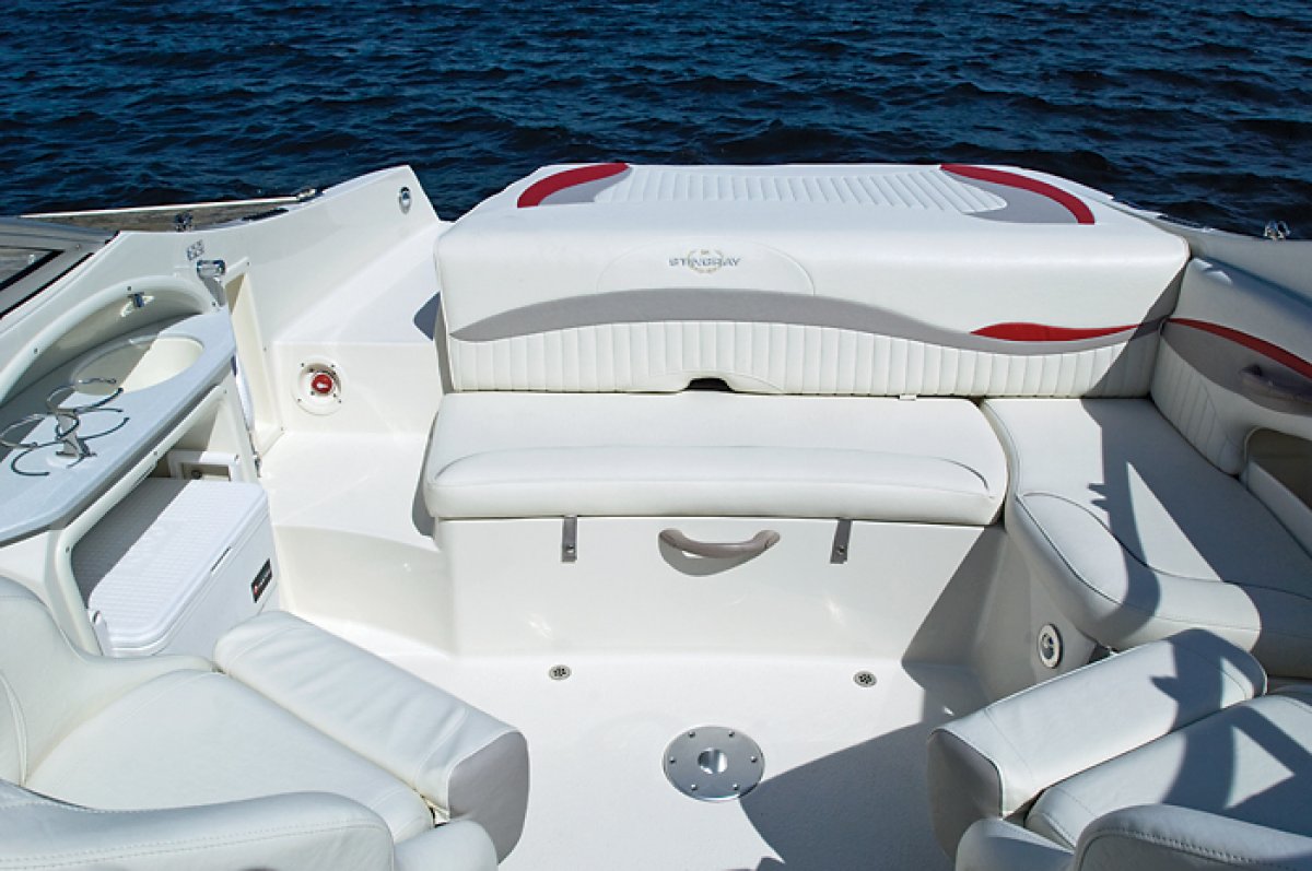 2015 Stingray 215lr | Boat Research | BoatsOnline