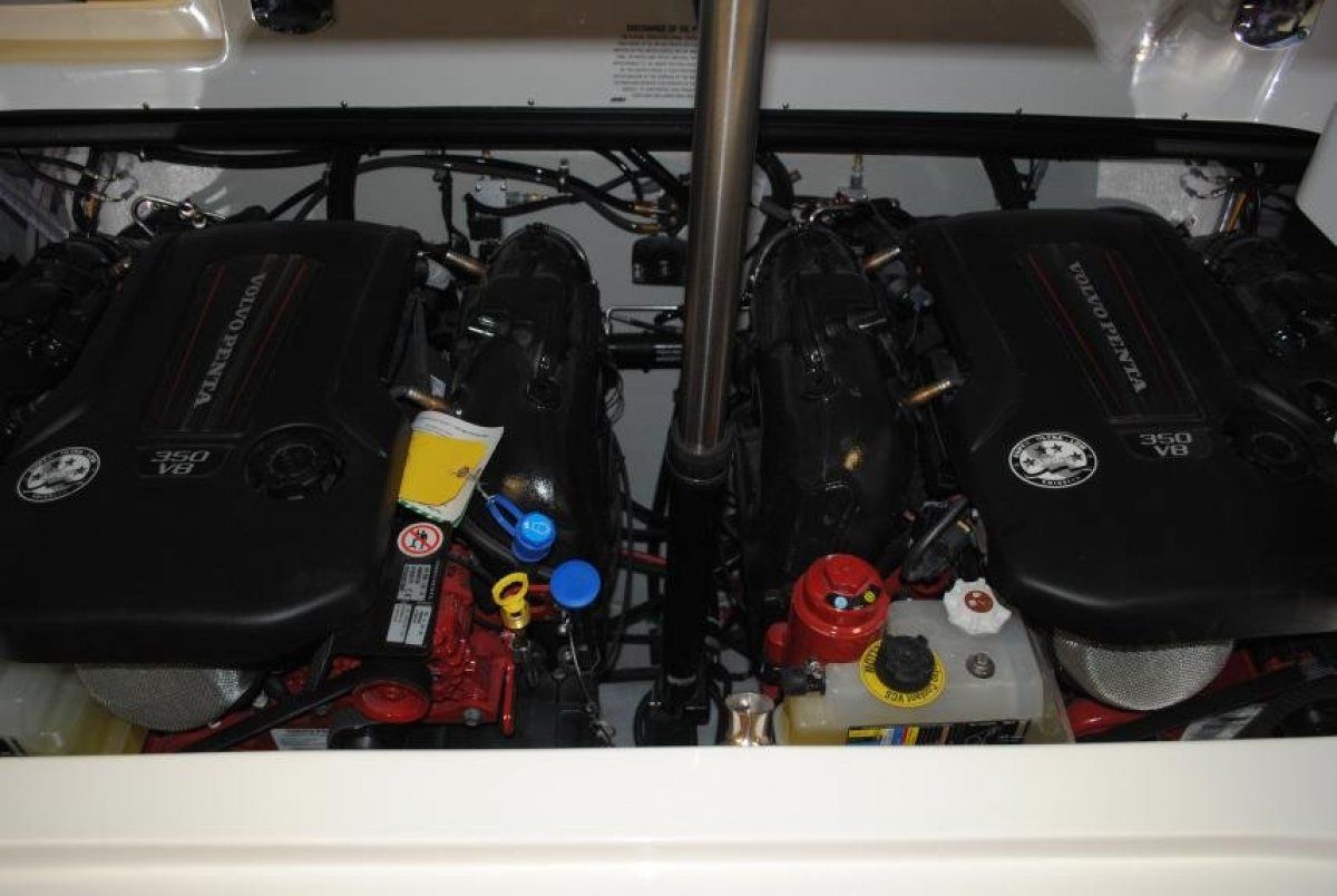 2020 Cobalt R35 | Boat Research | Yachthub