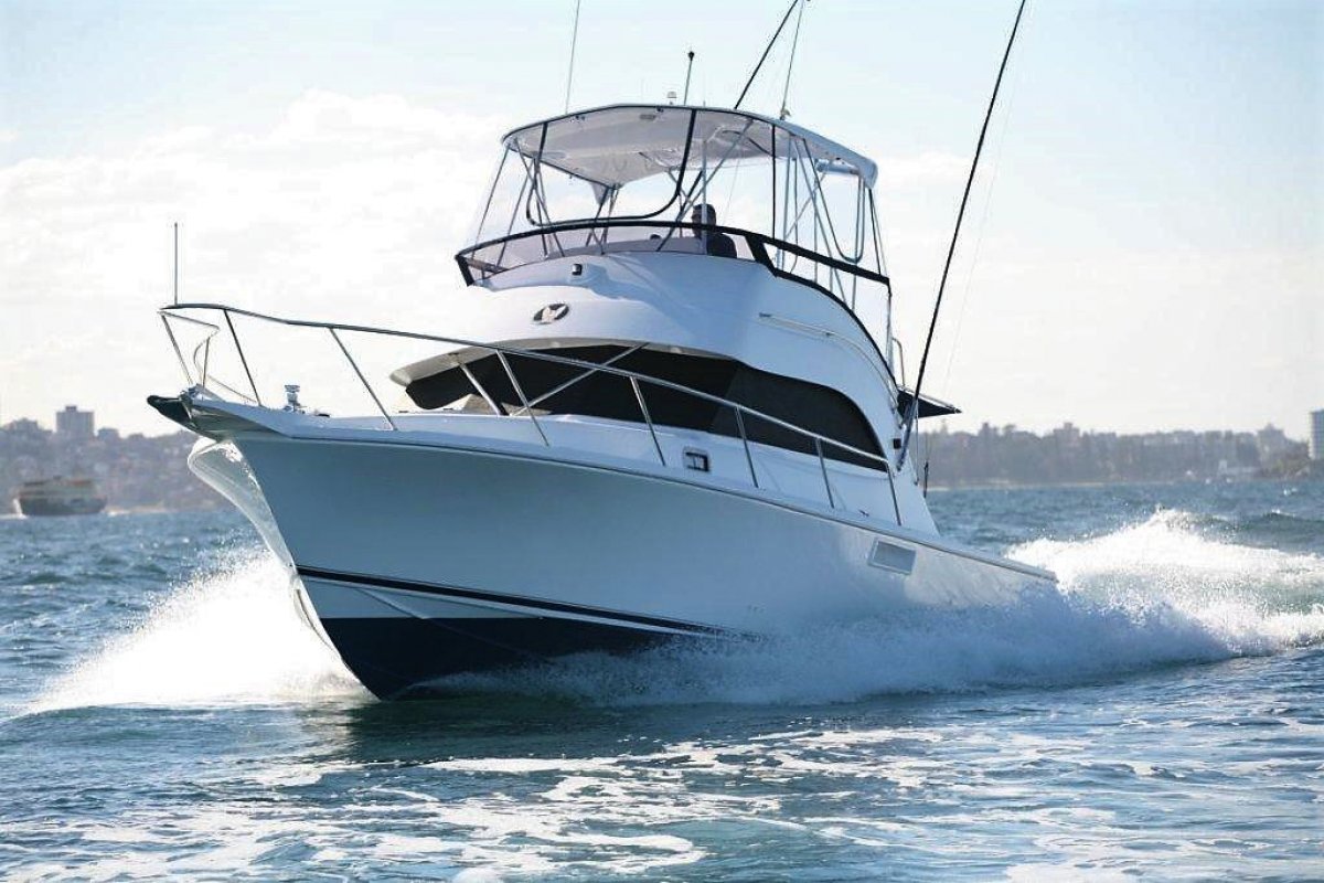 2019 Caribbean 32 Flybridge Cruiser | Boat Research | Yachthub