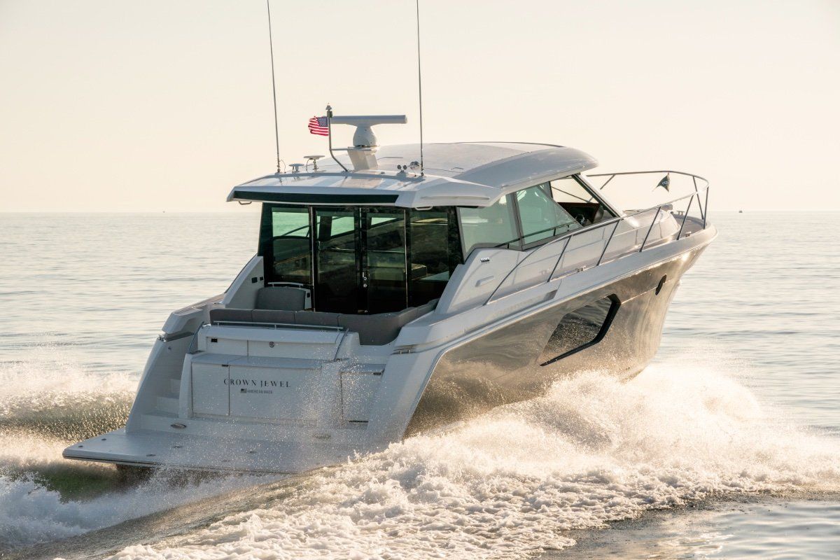 2020 Tiara 49 Coupe | Boat Research | Yachthub