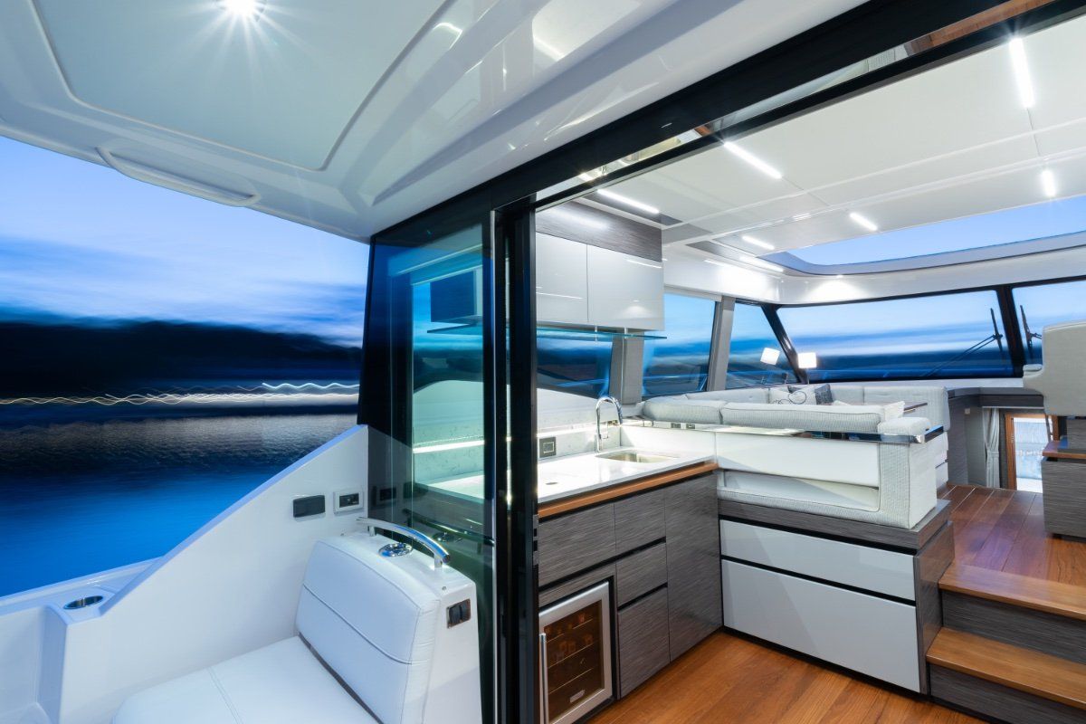 2020 Tiara 49 Coupe | Boat Research | Yachthub