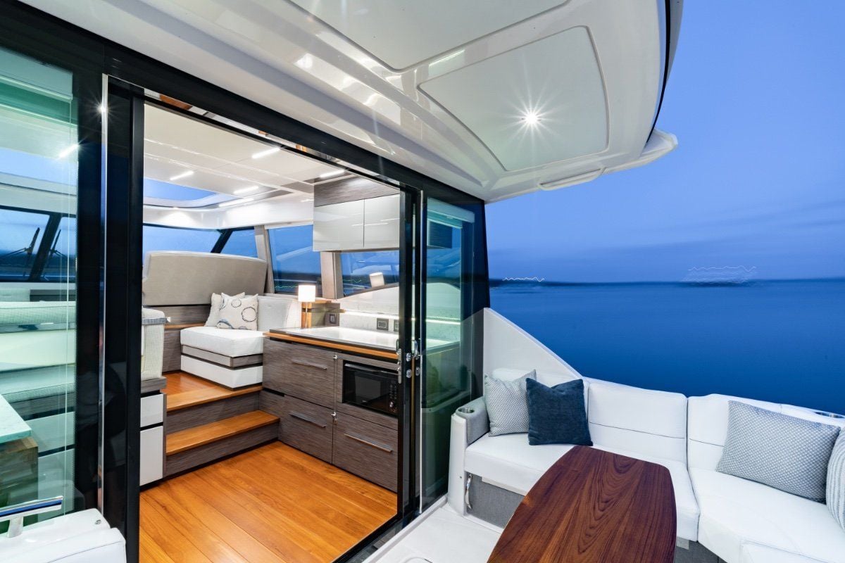 2020 Tiara 49 Coupe | Boat Research | Yachthub