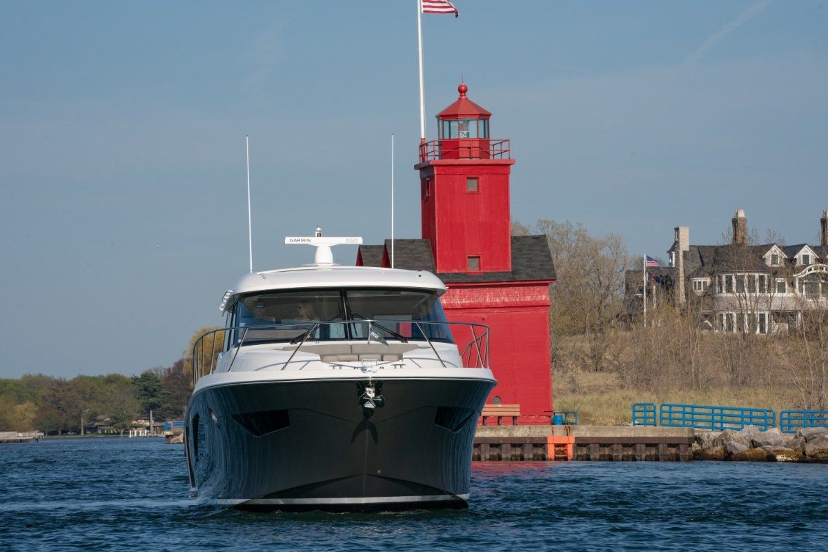 2020 Tiara 49 Coupe | Boat Research | Yachthub