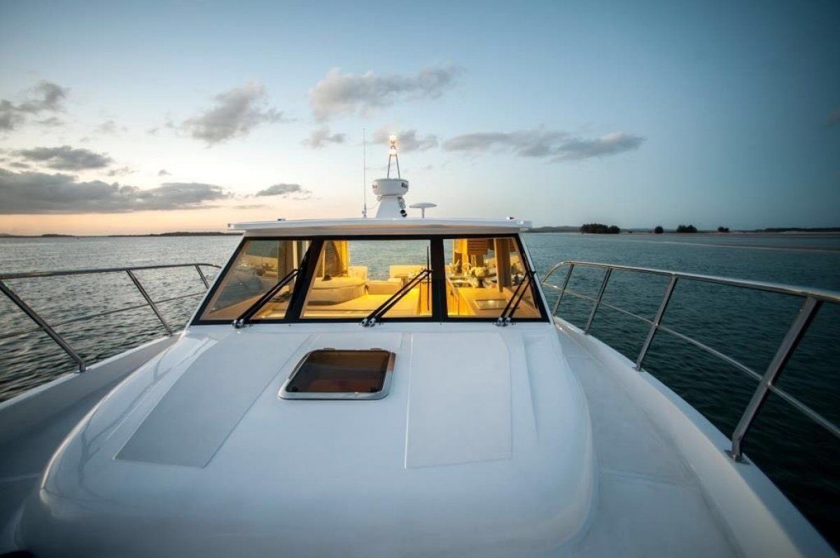 2019 North Harbour Motor Yachts Sedan 42 | Boat Research | Yachthub