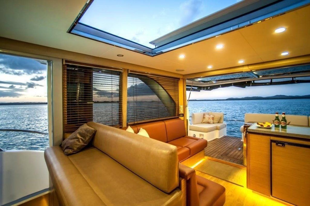 2019 North Harbour Motor Yachts Sedan 42 | Boat Research | Yachthub