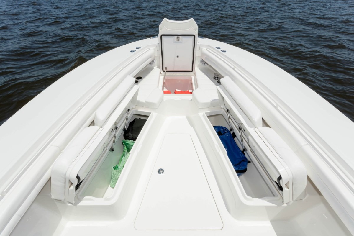 2019 Regulator 31 | Boat Research | Yachthub