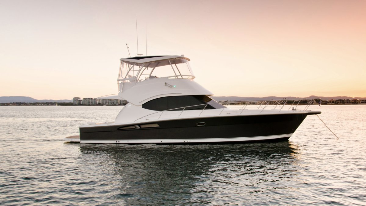 2019 Riviera 45 Open Flybridge | Boat Research | Yachthub