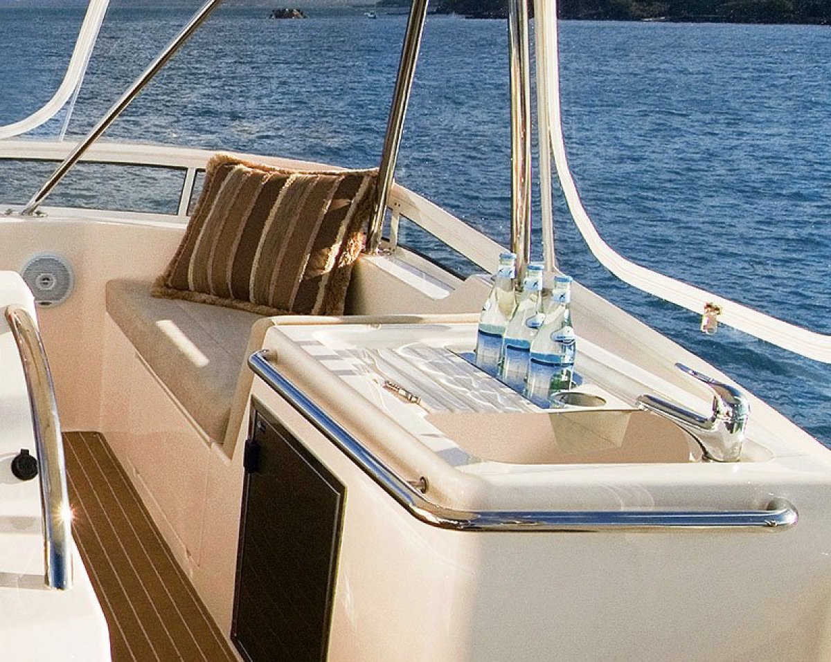 2019 Riviera 45 Open Flybridge | Boat Research | Yachthub