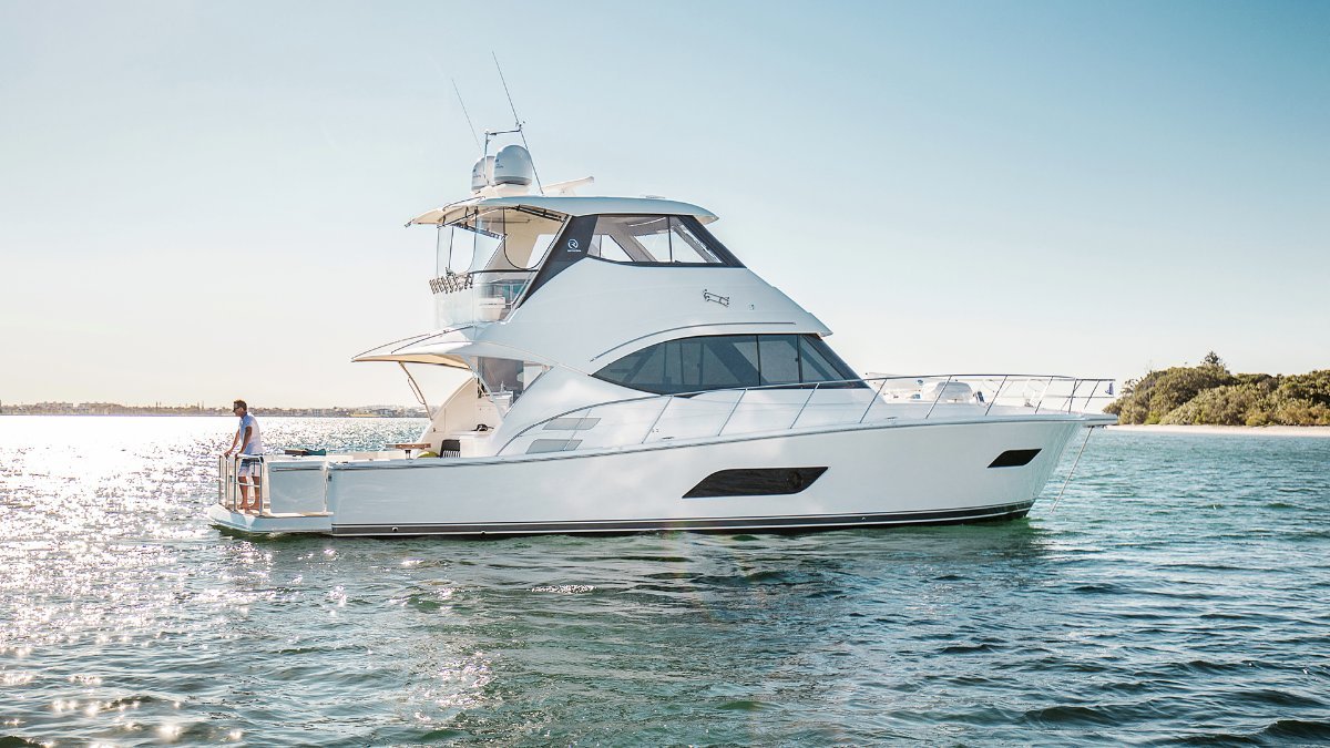 2019 Riviera 52 Enclosed Flybridge | Boat Research | Yachthub