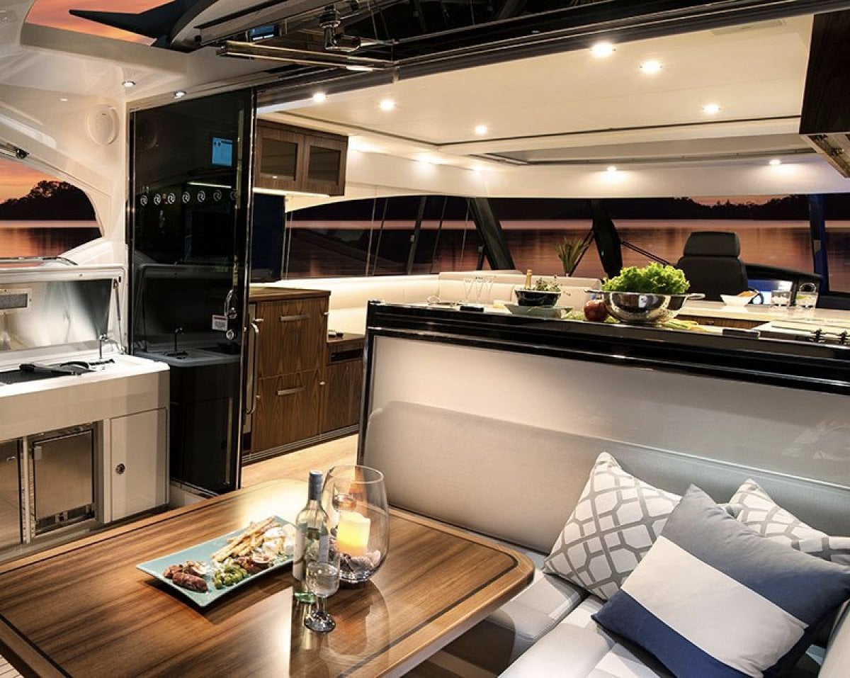 2019 Riviera 5400 Sport Yacht | Boat Research | Boats Online