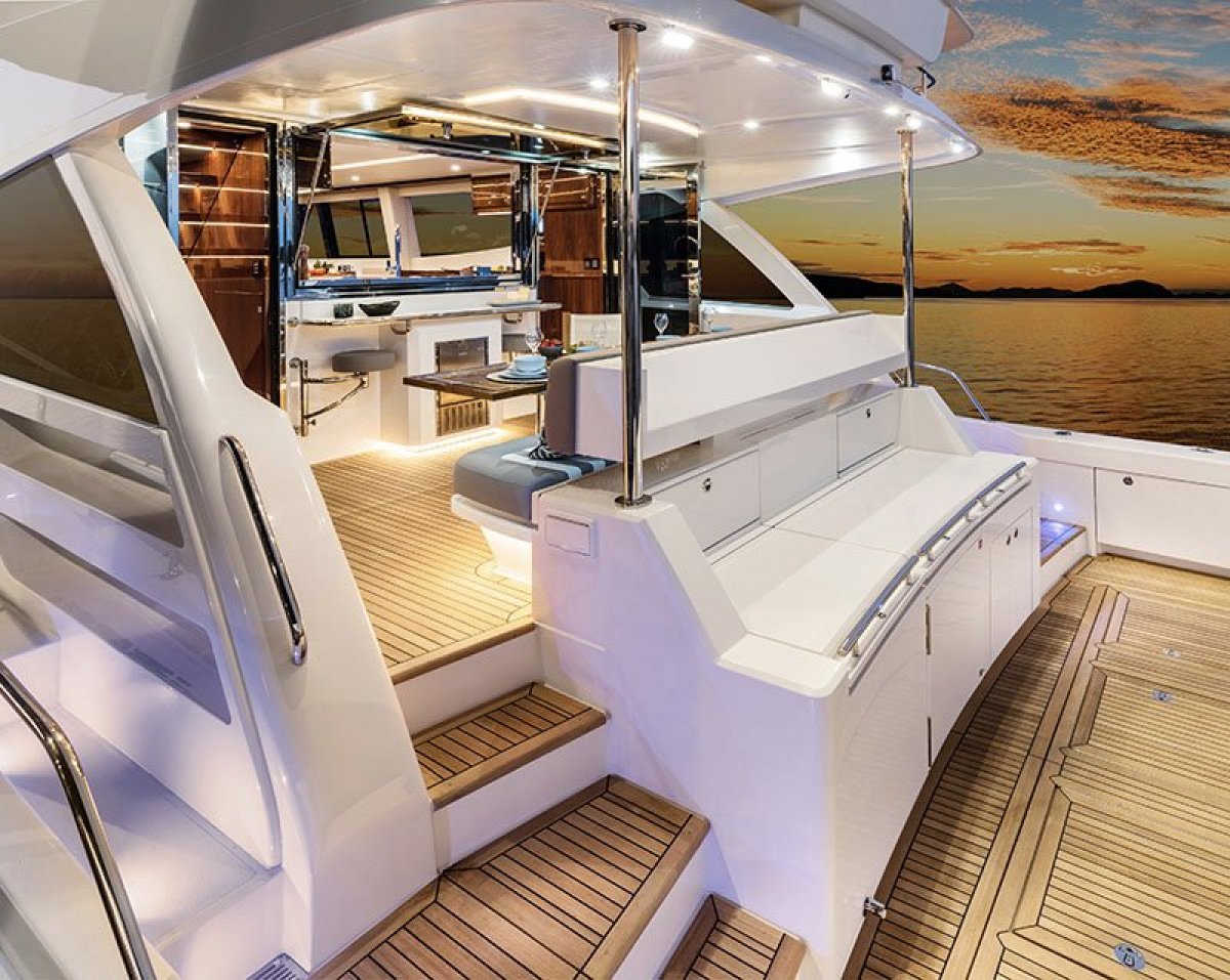2019 Riviera 72 Sports Motor Yacht | Boat Research | Yachthub