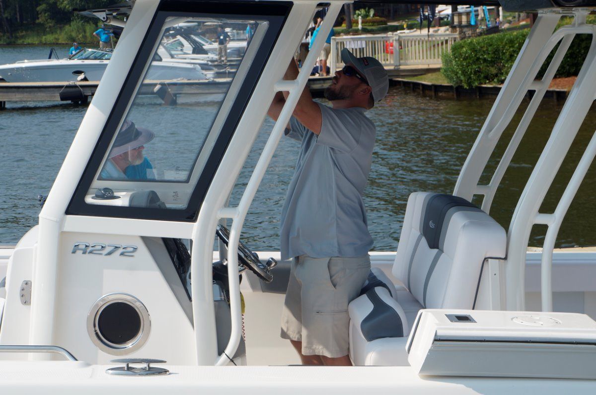 2019 Robalo 272 Cc | Boat Research | Boats Online