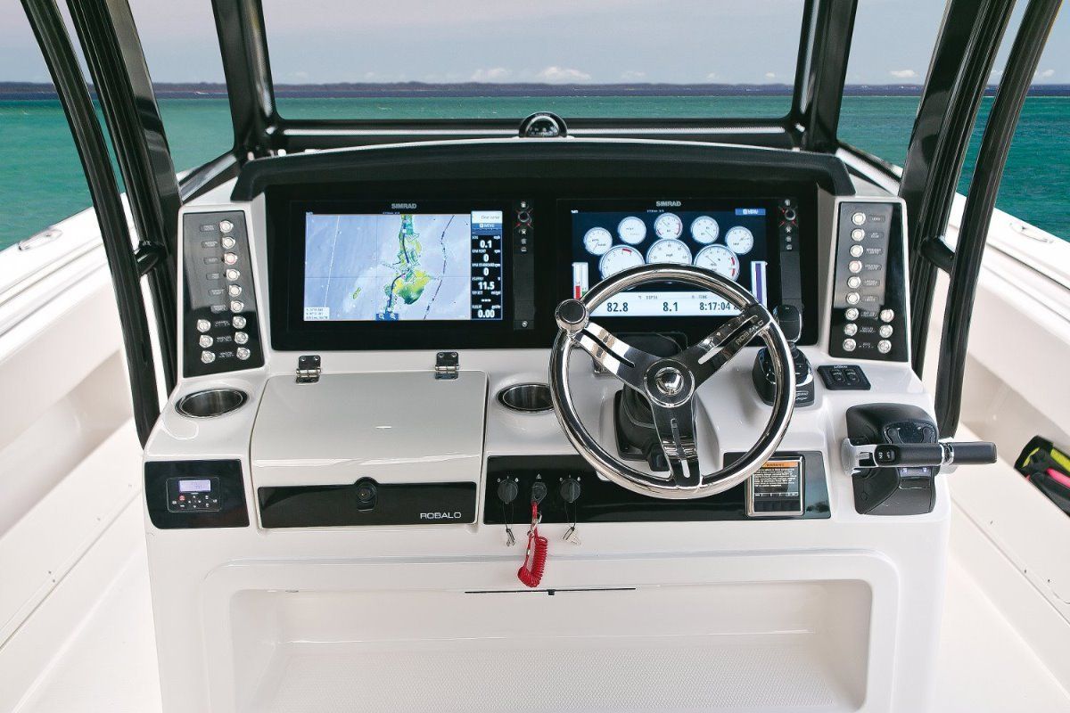 2019 Robalo 302 | Boat Research | Yachthub