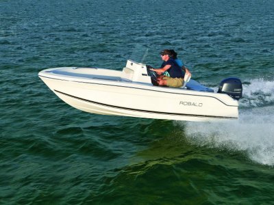 2019 Robalo R160 | Boat Research | Yachthub