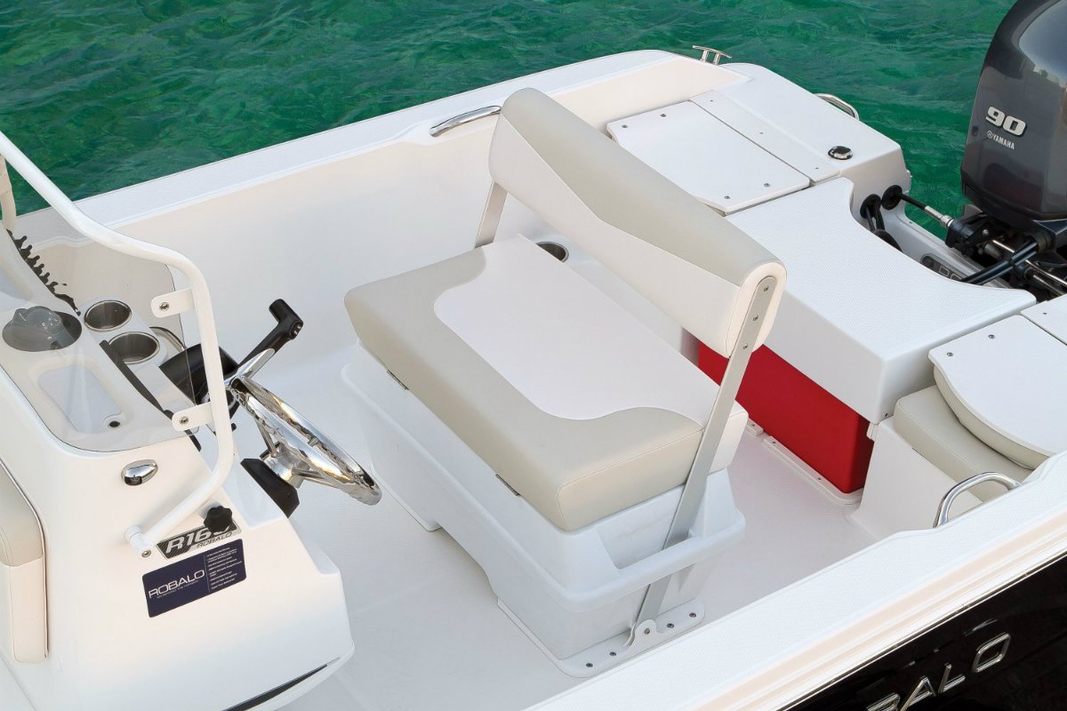2019 Robalo R160 | Boat Research | Yachthub