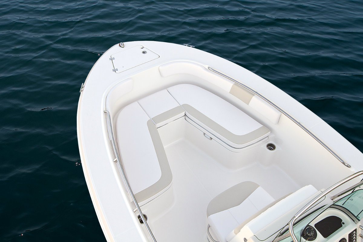 2019 Robalo R200 | Boat Research | Yachthub