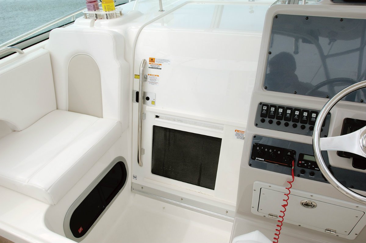 2019 Robalo R305 | Boat Research | Yachthub