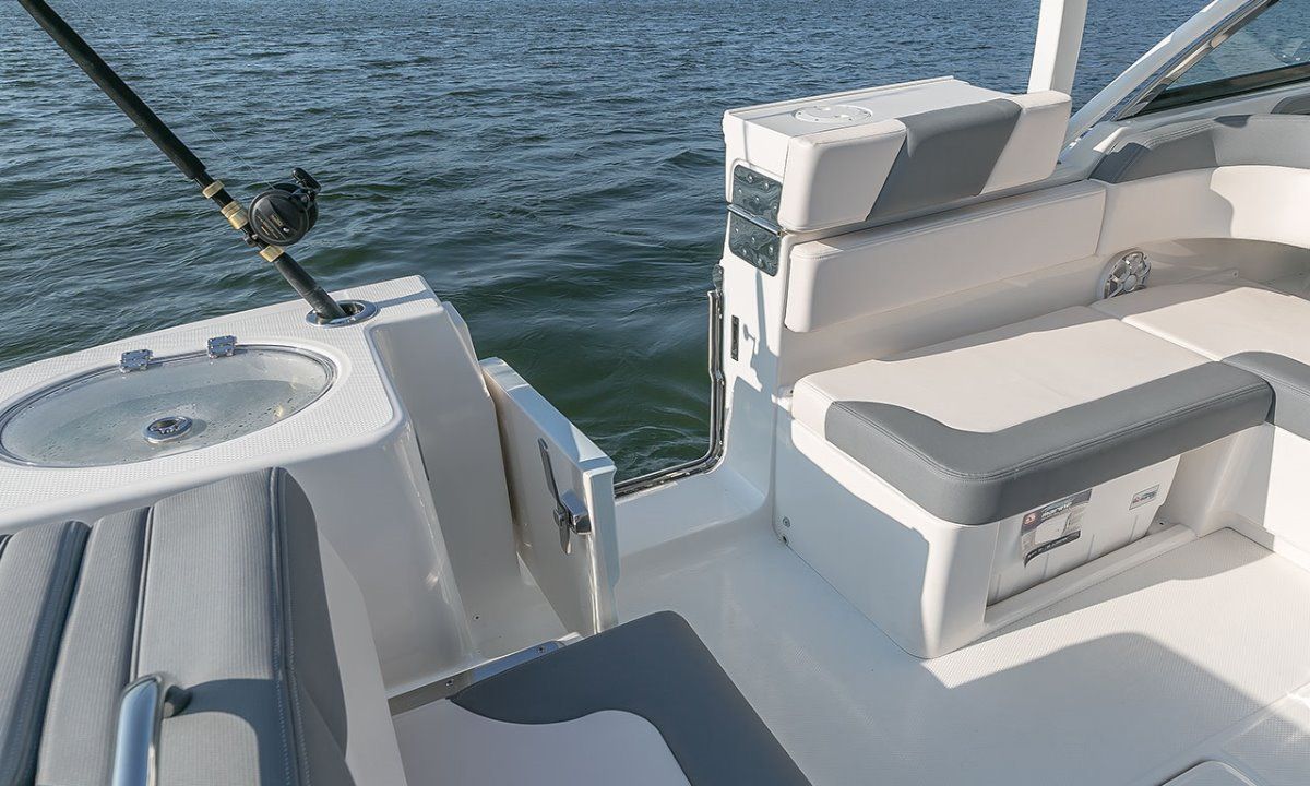 2019 Robalo R317 | Boat Research | Boats Online