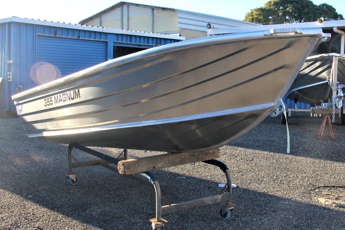 2019 Clark 355 Magnum | Boat Research | Boats Online