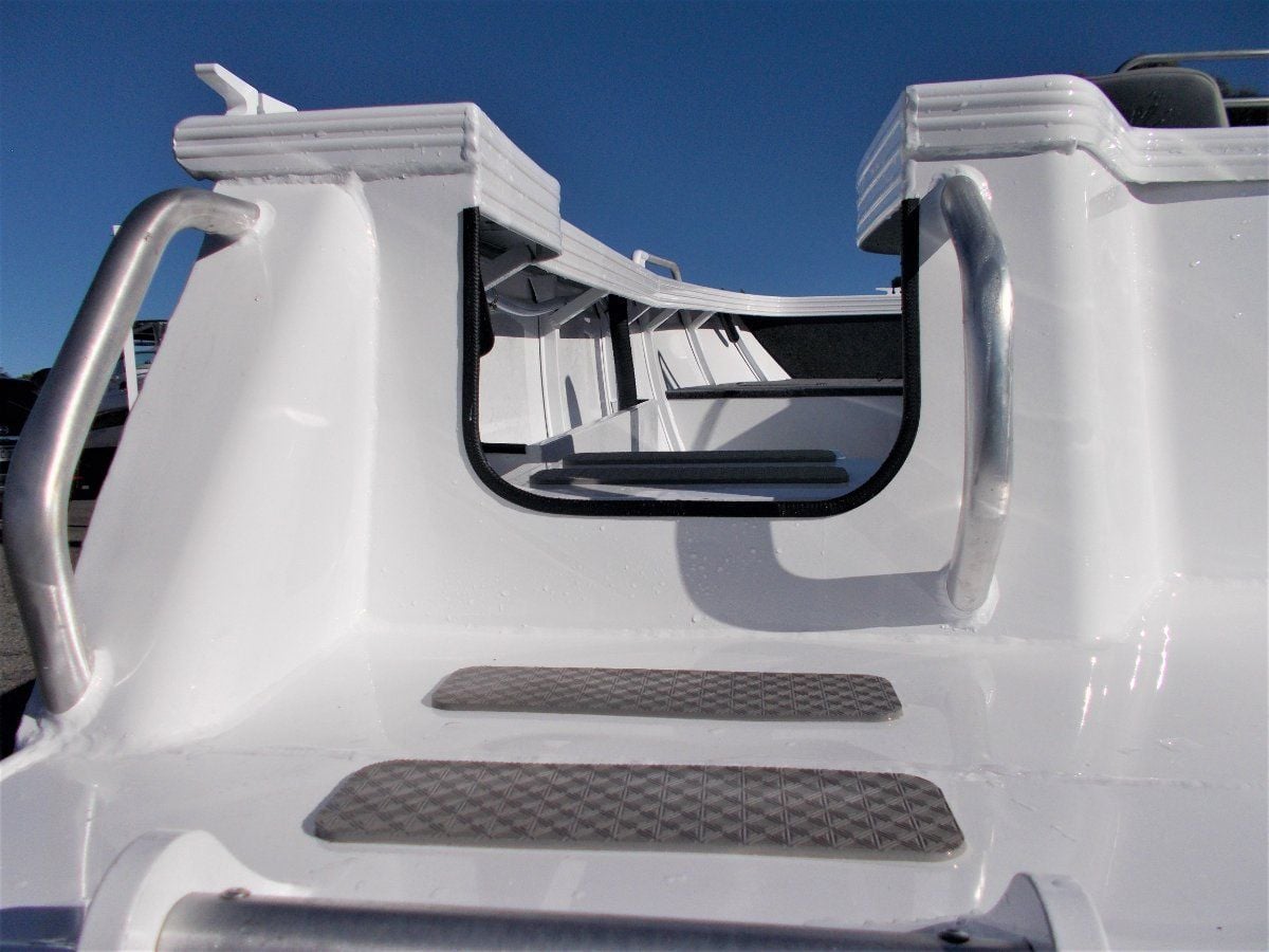 2019 Clark 520 Legend | Boat Research | Boats Online