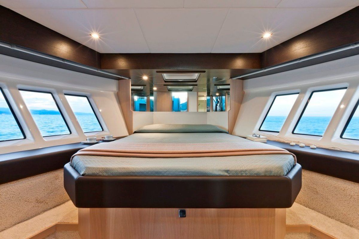 2020 Absolute 40 Fly | Boat Research | BoatsOnline