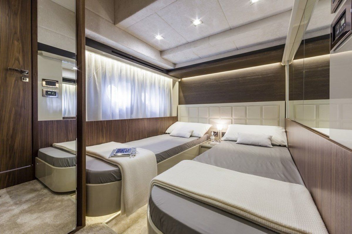 2020 Absolute 64 Fly | Boat Research | Yachthub