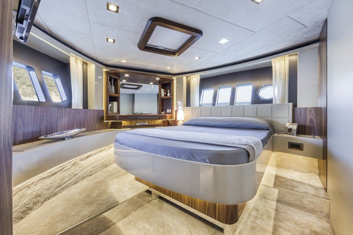 2020 Absolute 64 Fly | Boat Research | Yachthub