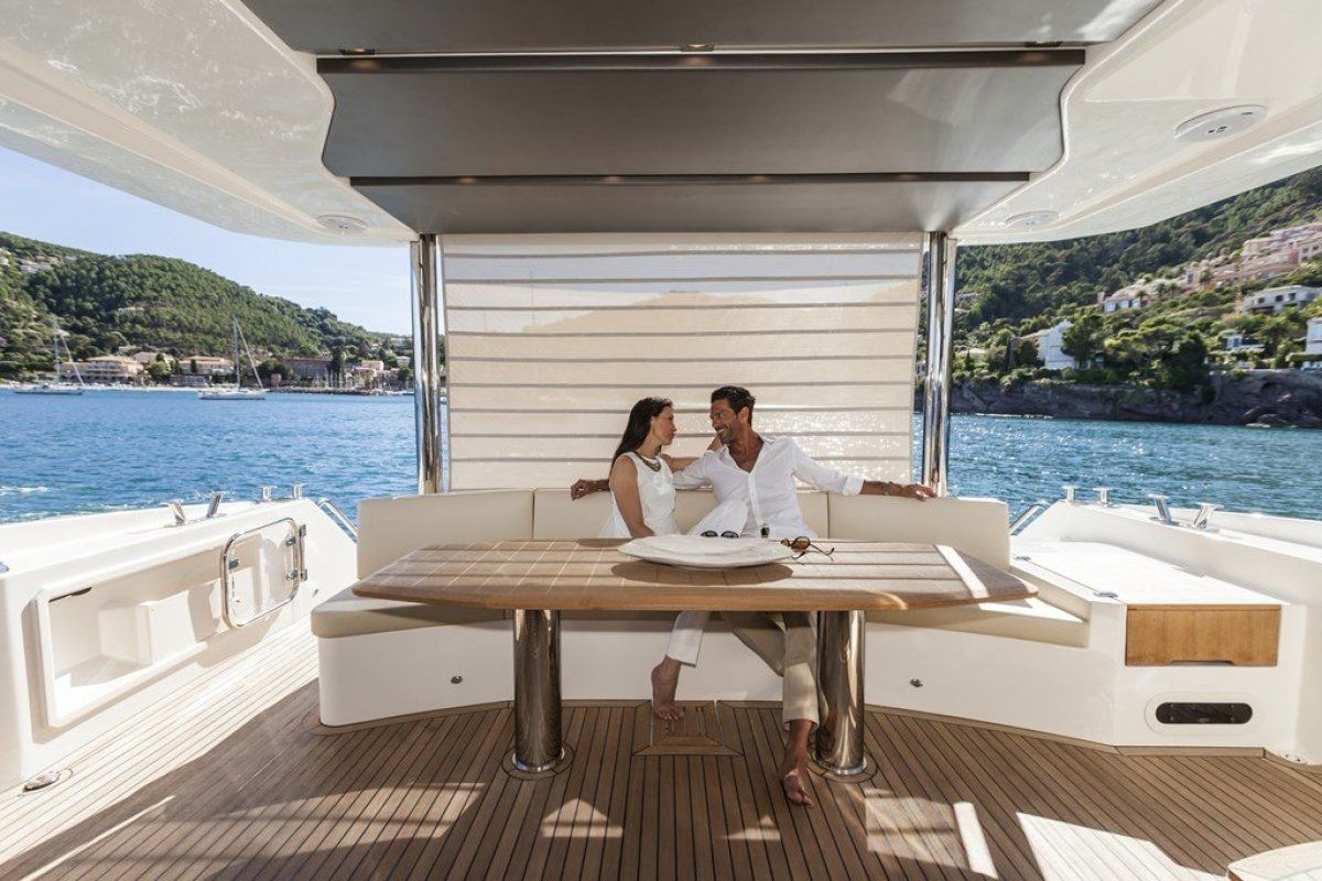 2020 Absolute 64 Fly | Boat Research | Yachthub