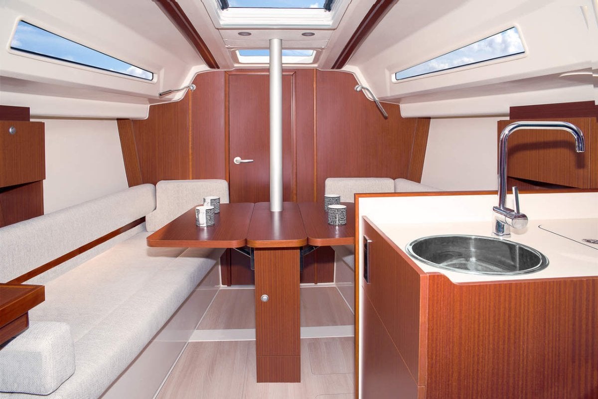 2020 Hanse 315 | Boat Research | Yachthub