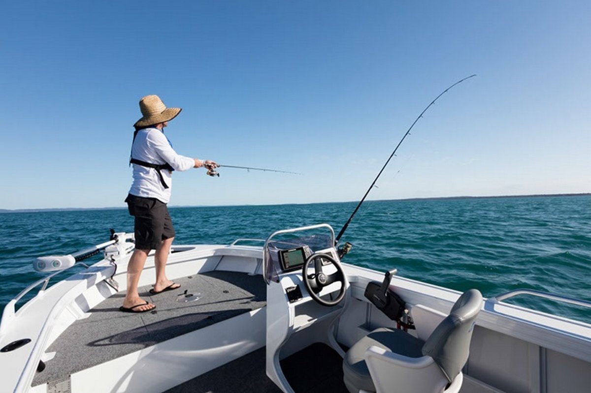 2019 Stessco Renegade 460 | Boat Research | BoatsOnline