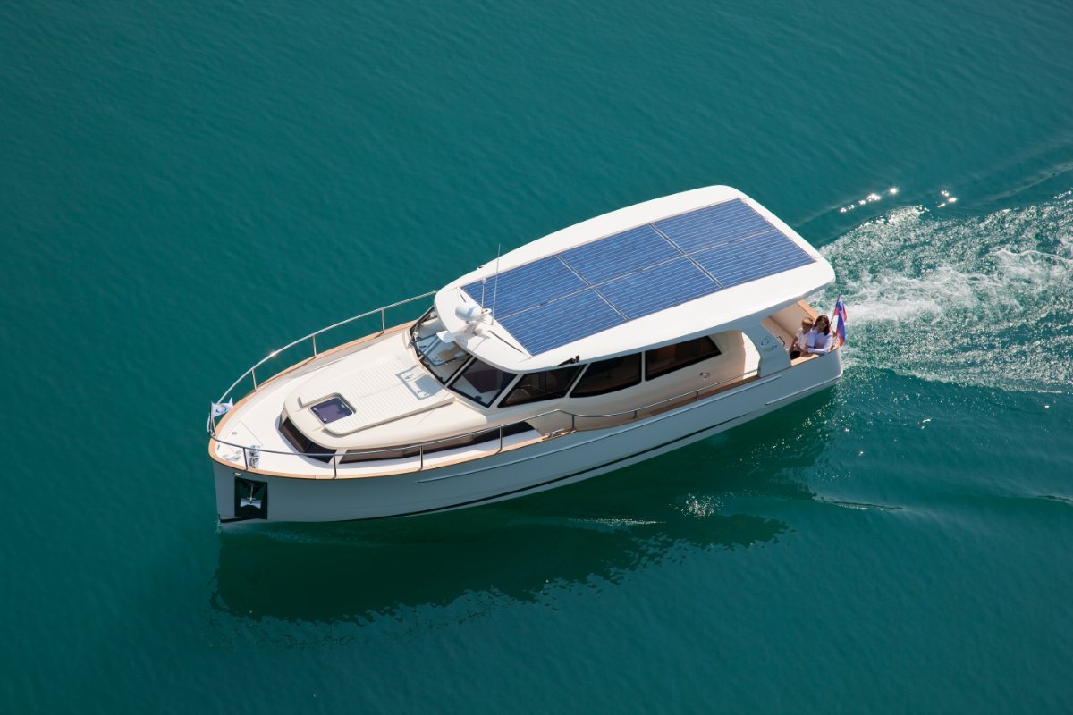2020 Greenline 33 | Boat Research | Yachthub