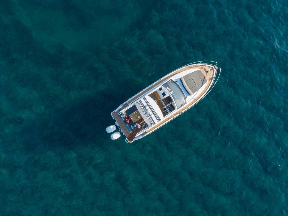 2020 Sealine S330v | Boat Research | Yachthub