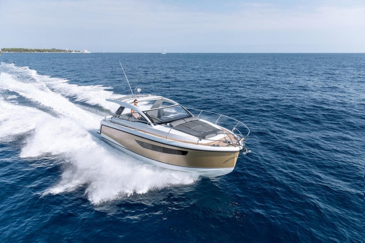 2020 Sealine S330v | Boat Research | Boats Online