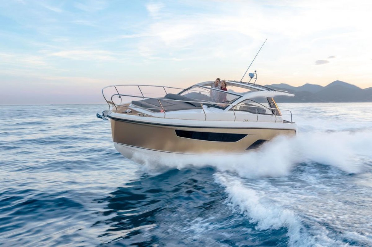 2020 Sealine S330v | Boat Research | Boats Online