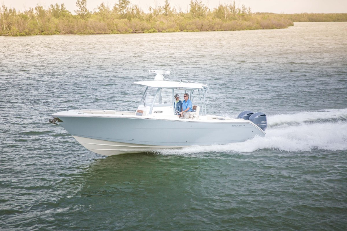 2020 Cobia 320 Centre Console | Boat Research | Yachthub