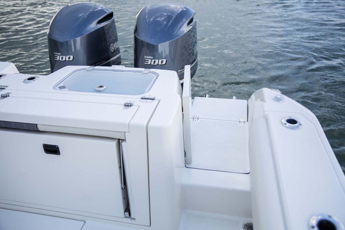 2020 Cobia 320 Centre Console | Boat Research | Yachthub