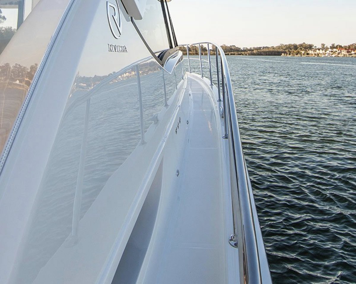2019 Riviera 39 Open Flybridge | Boat Research | Yachthub